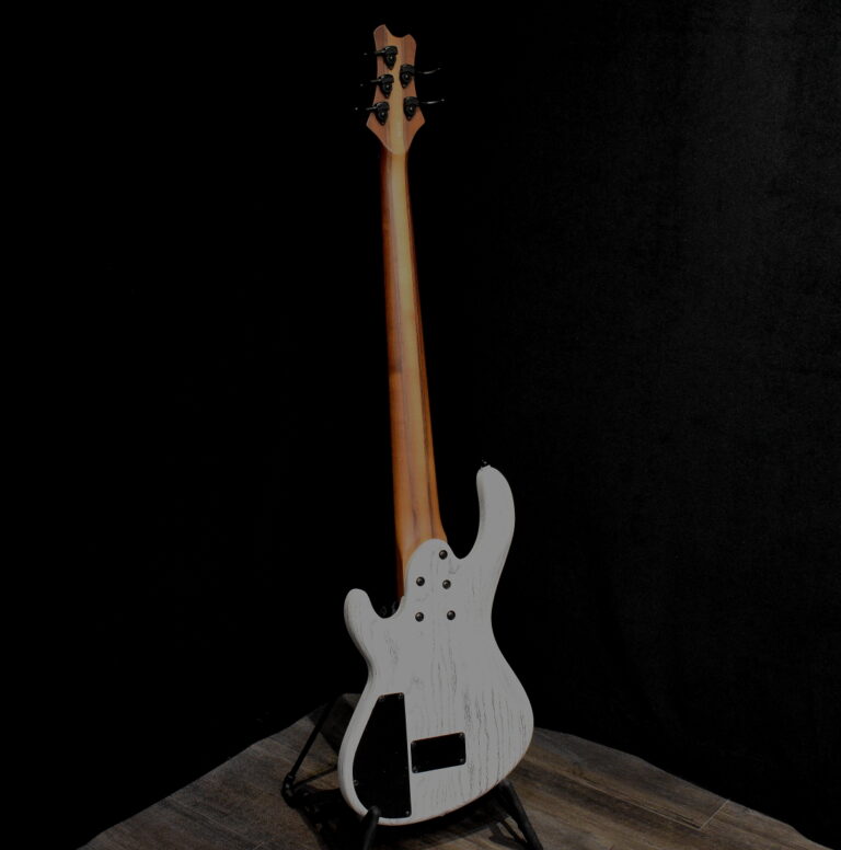 Tribe Bass Guitar Avalanche 5 wt - Bass Gear Direct