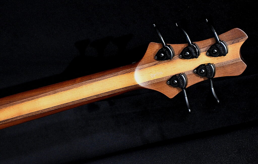 Tribe Bass Guitar Avalanche 5 wt - Bass Gear Direct